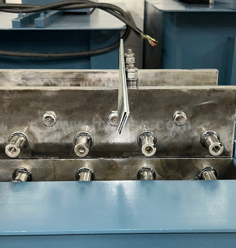 Lockformer 8900 Cleatformer